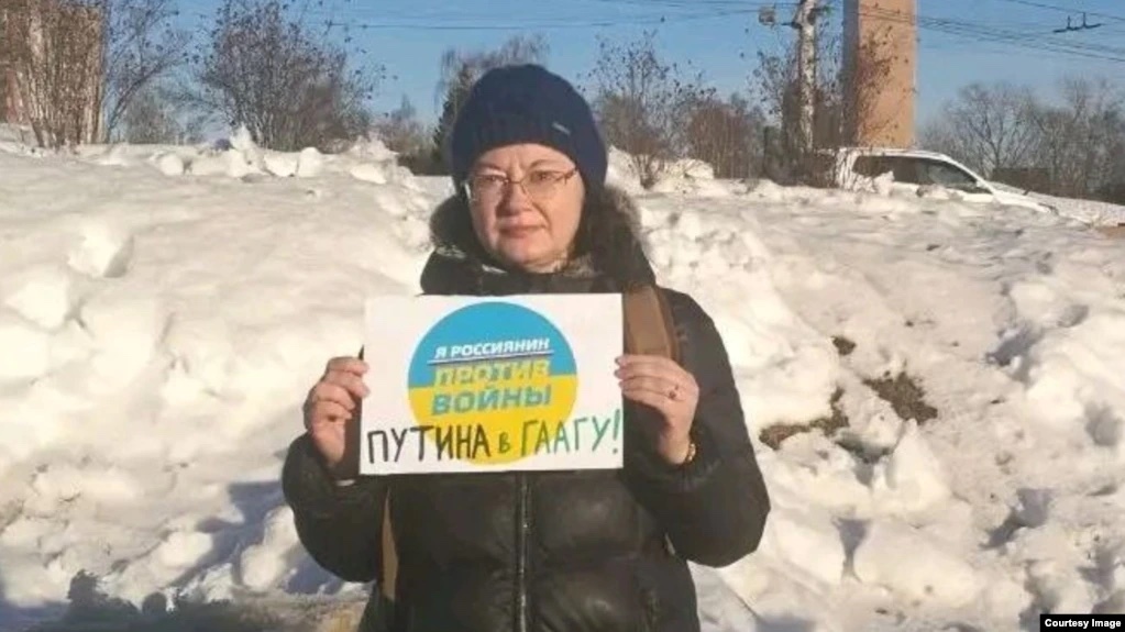 “It’s Too Late for Me to Be Afraid”: Olga Nazarenko’s Solo Anti-War ...